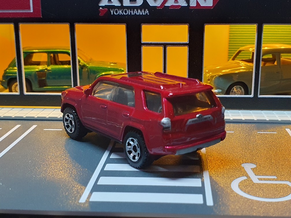 TOYOTA 4RUNNER 2018 - 1/64 MATCHBOX POWER GRAB 2023 (70 years ...