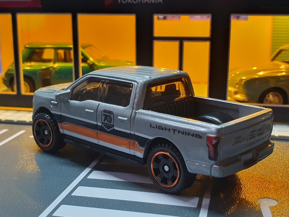 FORD F-150 LIGHTNING 2022 - 1/64 MATCHBOX POWER GRAB 2023 (70 years) N ...