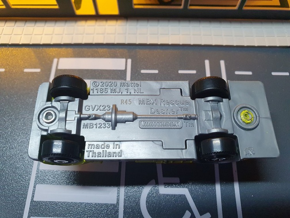 MBX FIRE DASHER- 1/64 MATCHBOX POWER GRAB 2023 (70 years) n°60/100 ...